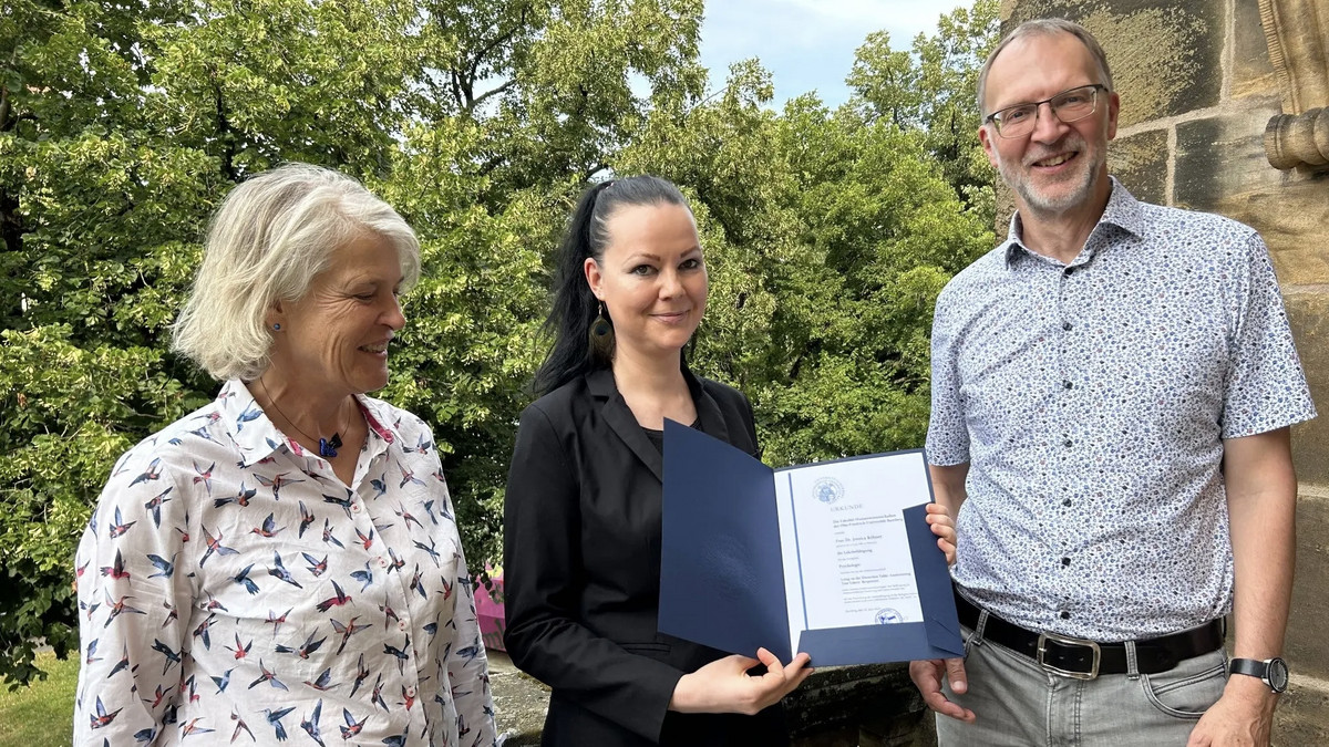 Wir gratulieren Jessica Röhner zur Habilitation! - Lehrstuhl für ...