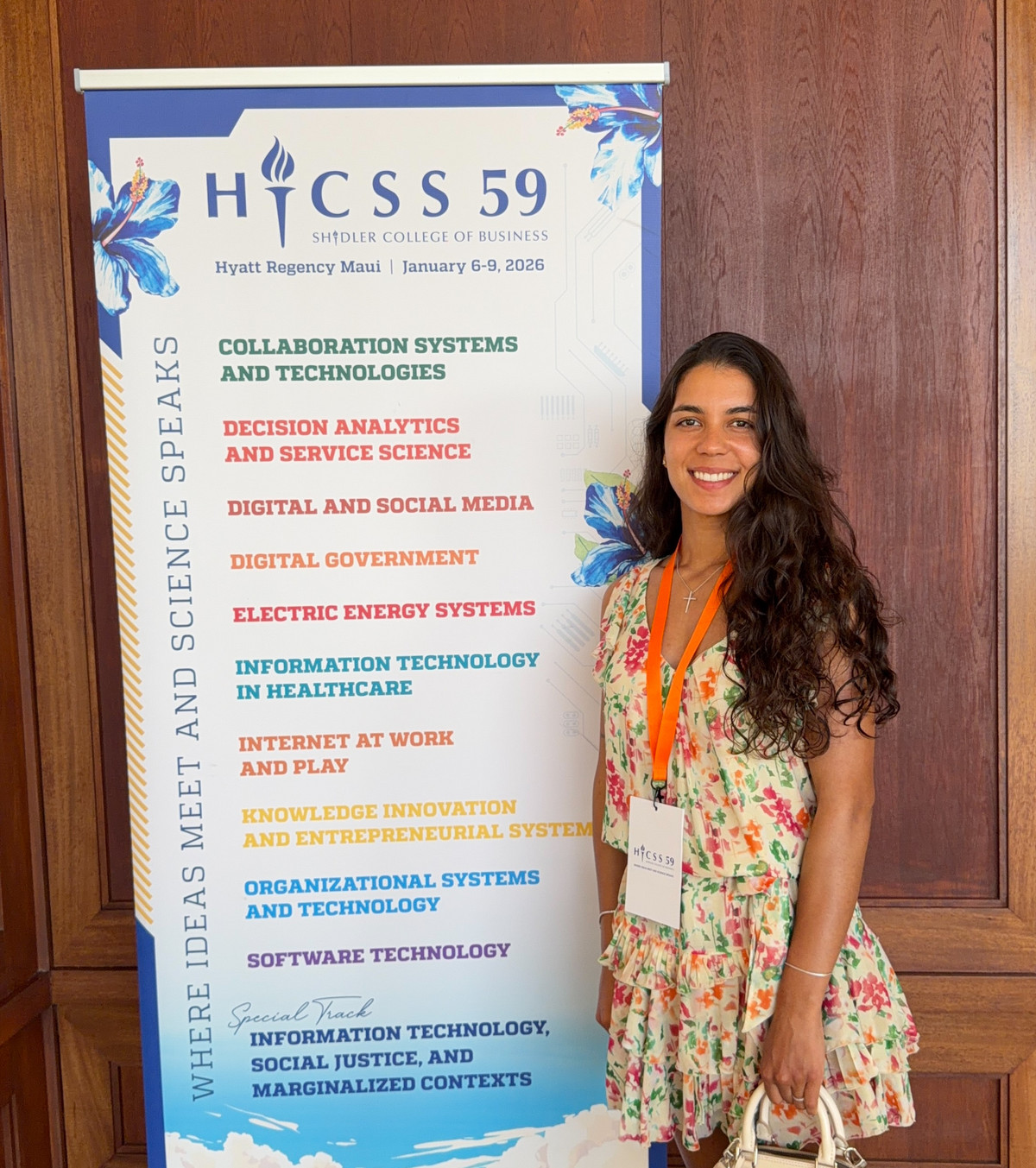 Chiara Laube präsentiert auf der Hawaii International Conference on ...